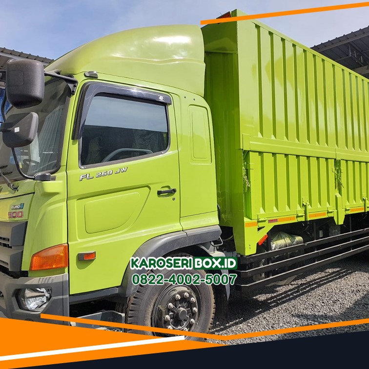 Bengkel Karoseri Wingbox di Tambora